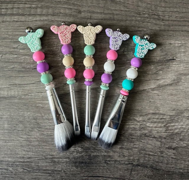 Custom Beaded Makeup Brushes | Blingy Bee Creations